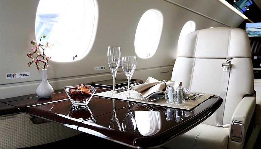 The science of picking the best food and wine for a private plane ...
