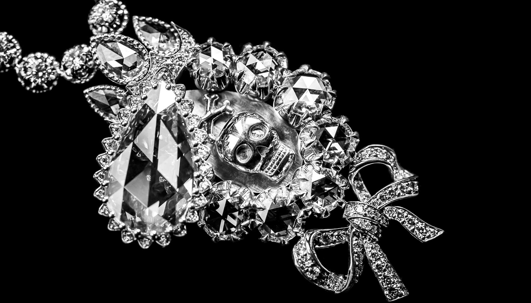 The secret world of Versailles in the new Dior Pièces Secrètes ...