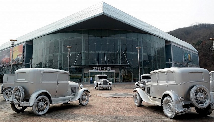 Laura Burstein Archives | Robb Report Malaysia