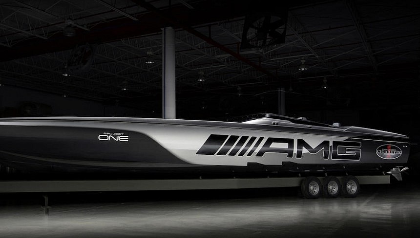 Zipping ahead in the Cigarette Racing 515 Project One Raceboat | Robb ...