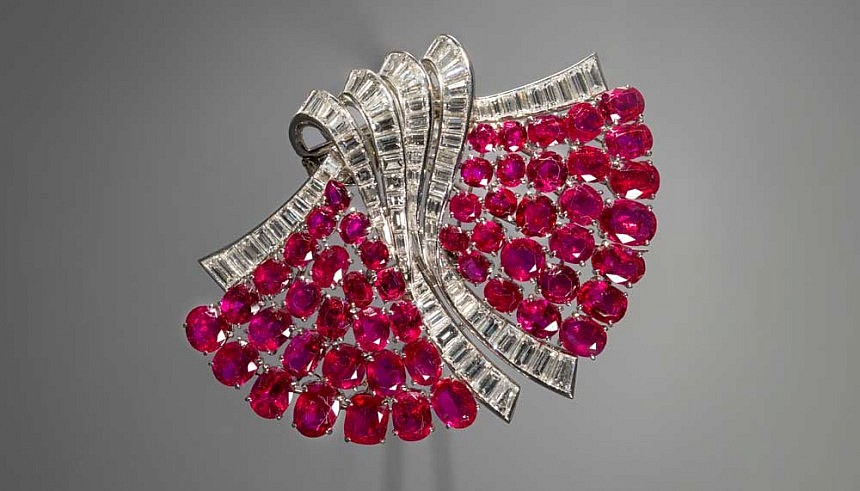 Van Cleef & Arpels brings 100 years of high jewellery to China | Robb ...