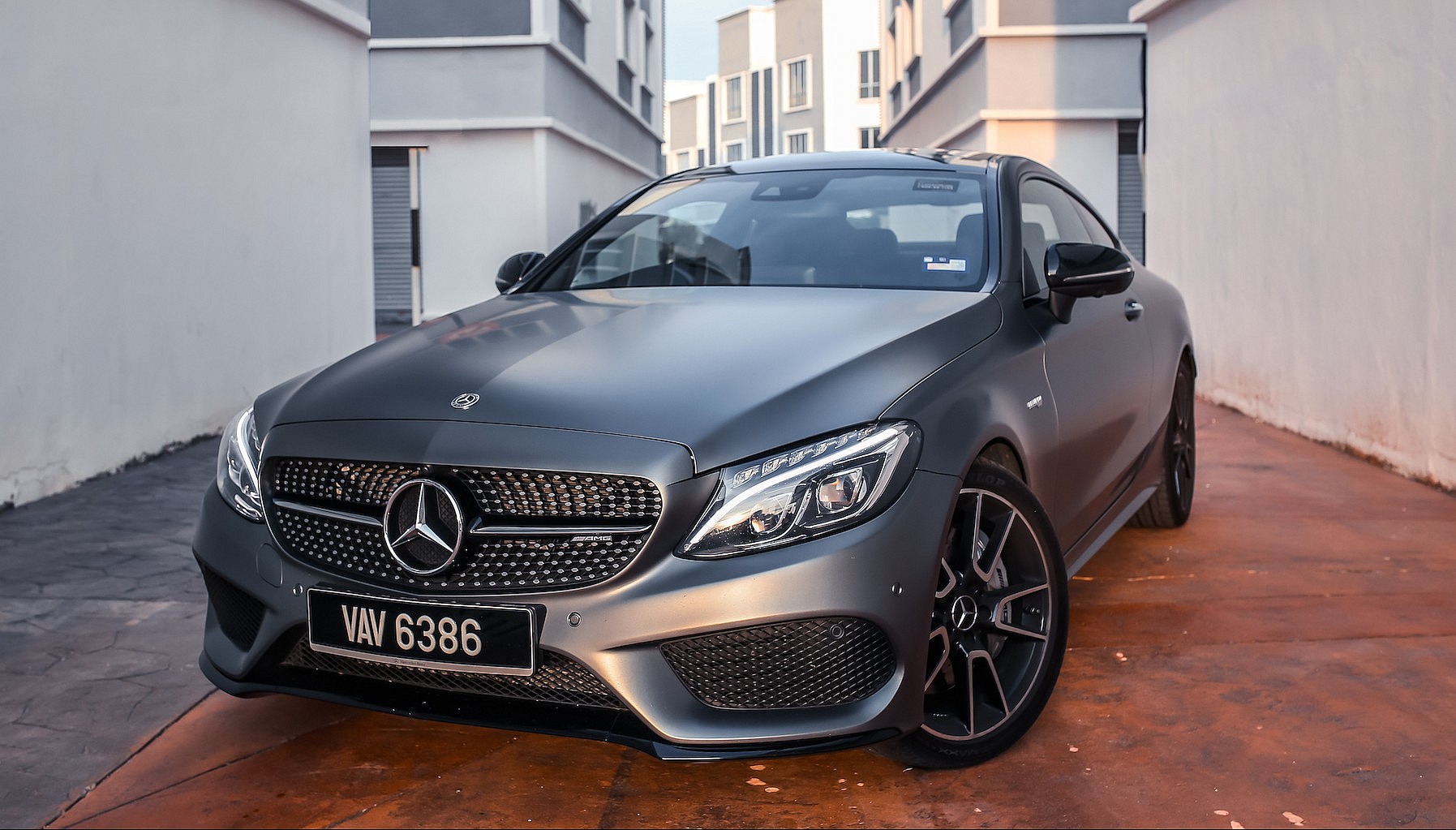 The impressive Mercedes-Benz AMG C 43 Coupe is a jubilation of dynamics ...