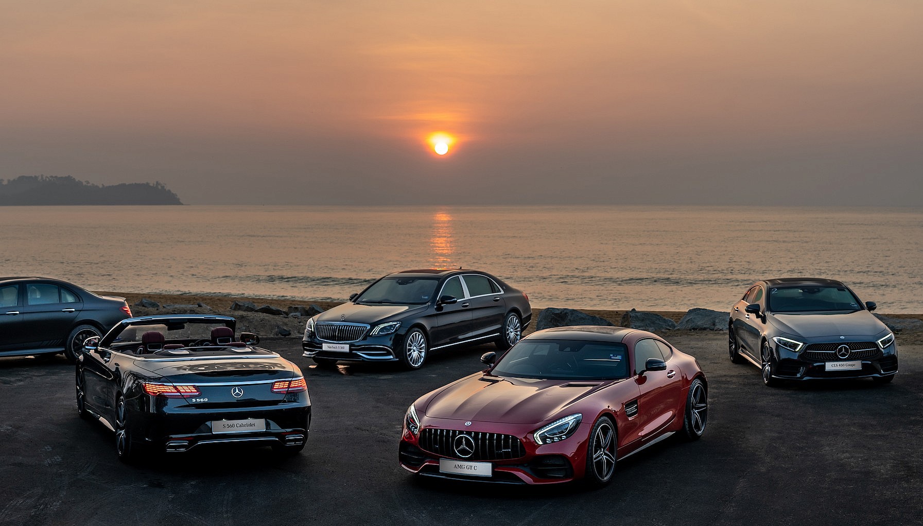 How Mercedes-Benz Makes Our Motoring Dreams Come True | Robb Report ...