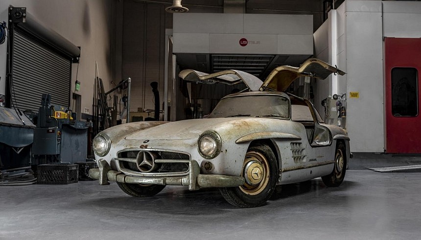 Mercedes-Benz Amazingly Finds Two Very Rare Classic Cars | Robb Report ...