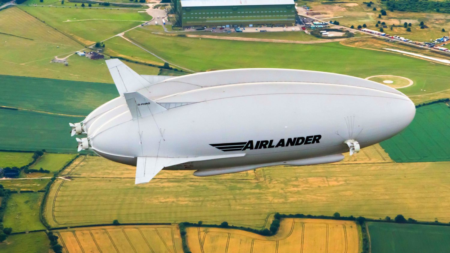 Airlander 10 Is Called The Largest Flying Vehicle In The World, And It ...