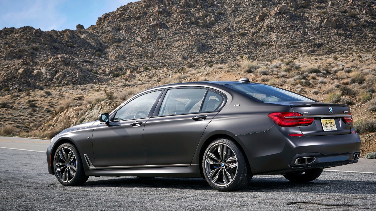 BMW's M760i xDrive The Final V12 Bids Farewell To V12 Engines In A ...
