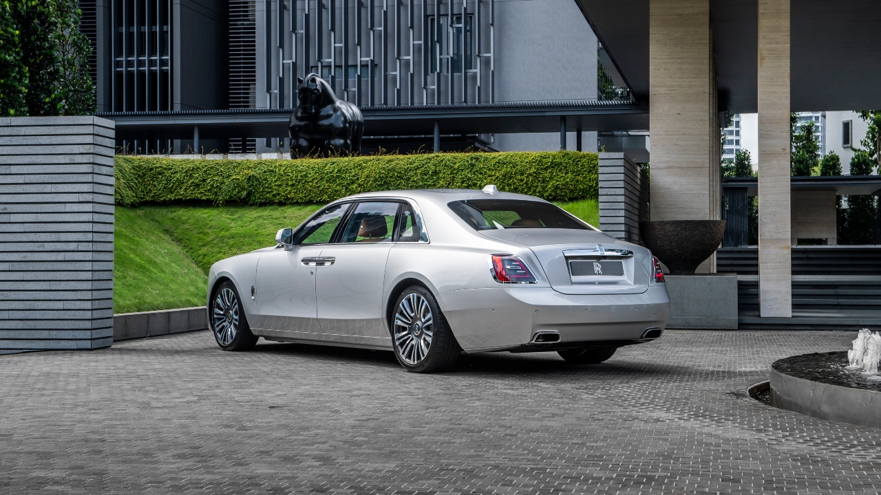 Rolls-Royce's New Ghost Improves On The Automaker's Most Successful ...