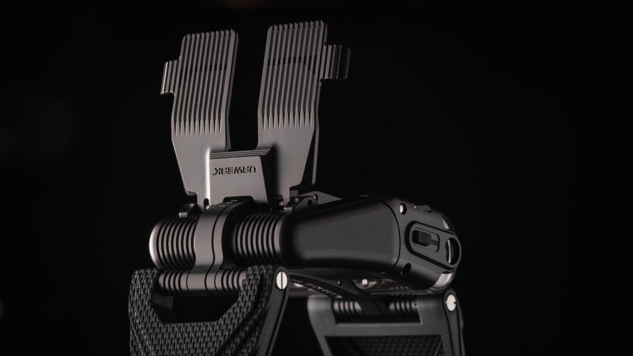 The Urwerk UR-122 Aggregat Returns As An All-Black Bugatti-Inspired ...